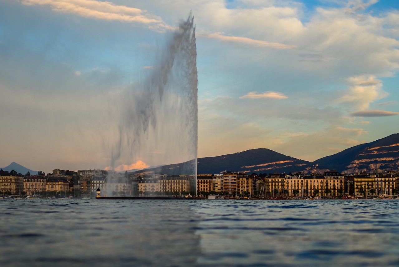 aJyf9qTt2nPbaR_m_20250730_geneve.jpg?auto=format%2Ccompress&rect=0 ...